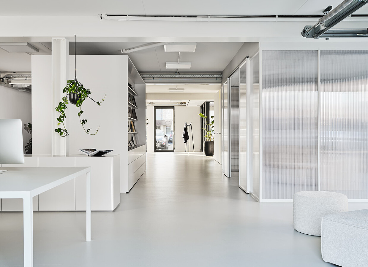 Home [format.furniture]